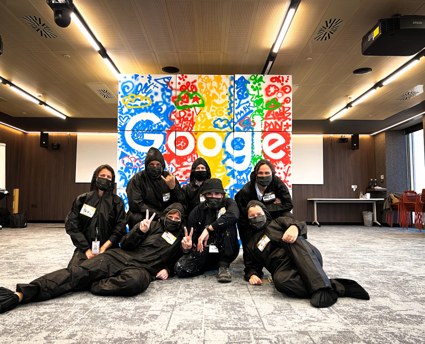 Graffiti Team Building: Pintura en equipo para empresas y grupos · Dase