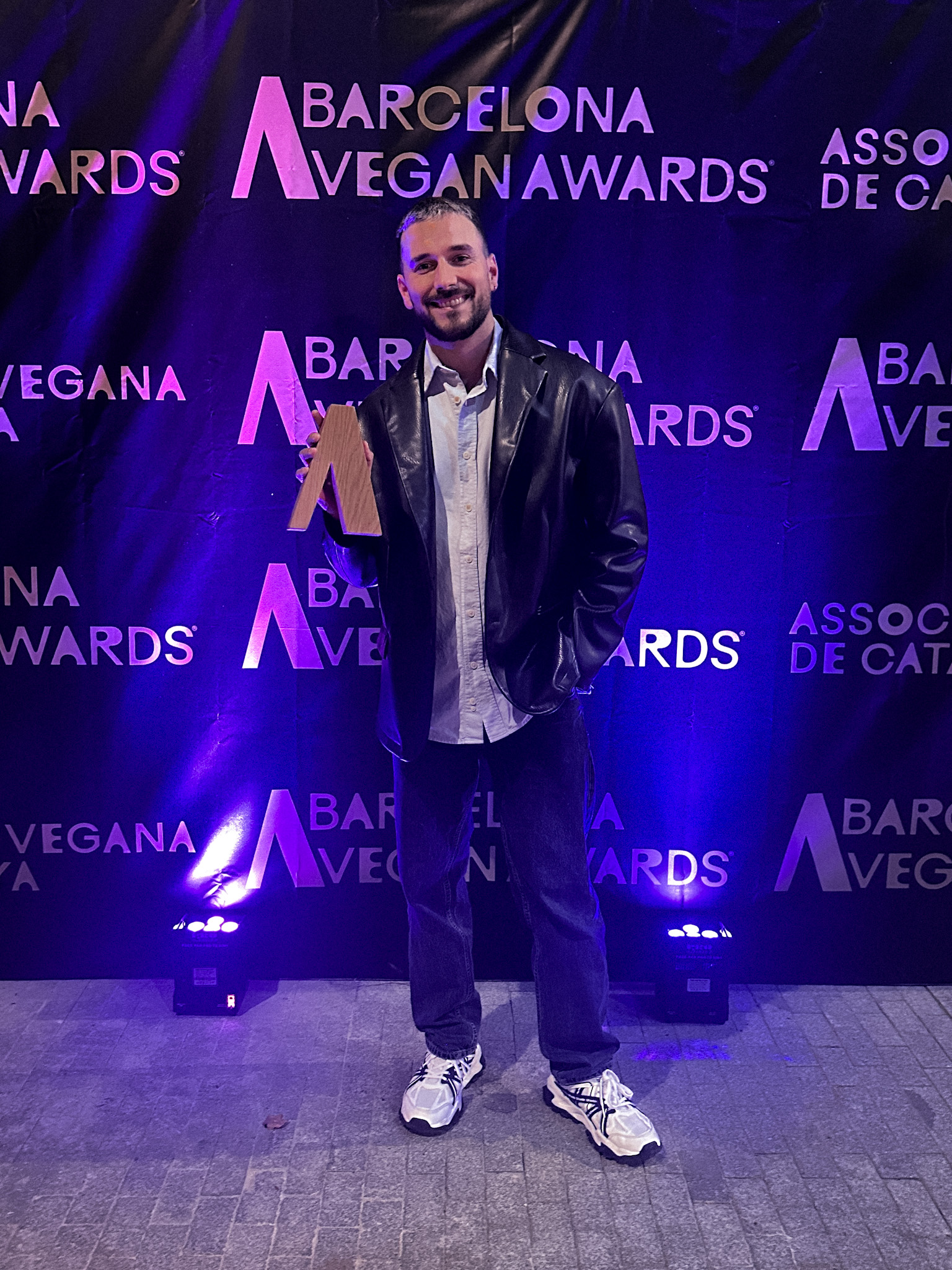 Dase recibe el premio Artista en los Barcelona Vegan Awards 2024 · Dase